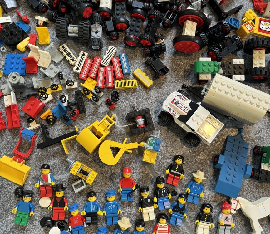Lego Basic Teilemix aus Figuren, Zubehör und Fahrzeugteilen | Acheter ...