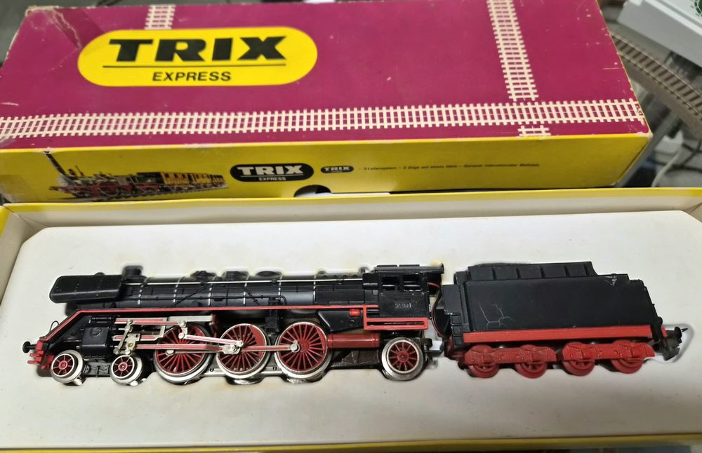 Trix Express 2204 Dampflok mit Tender, Spur H0 DC, in OVP (Gebraucht ...