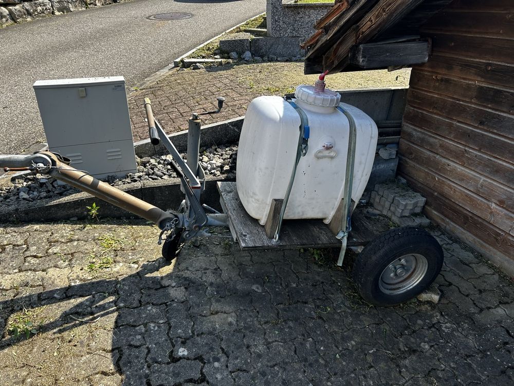 Gebrauchter Anhänger mit Wassertank - Ideal für Garten! (Gebraucht) in ...