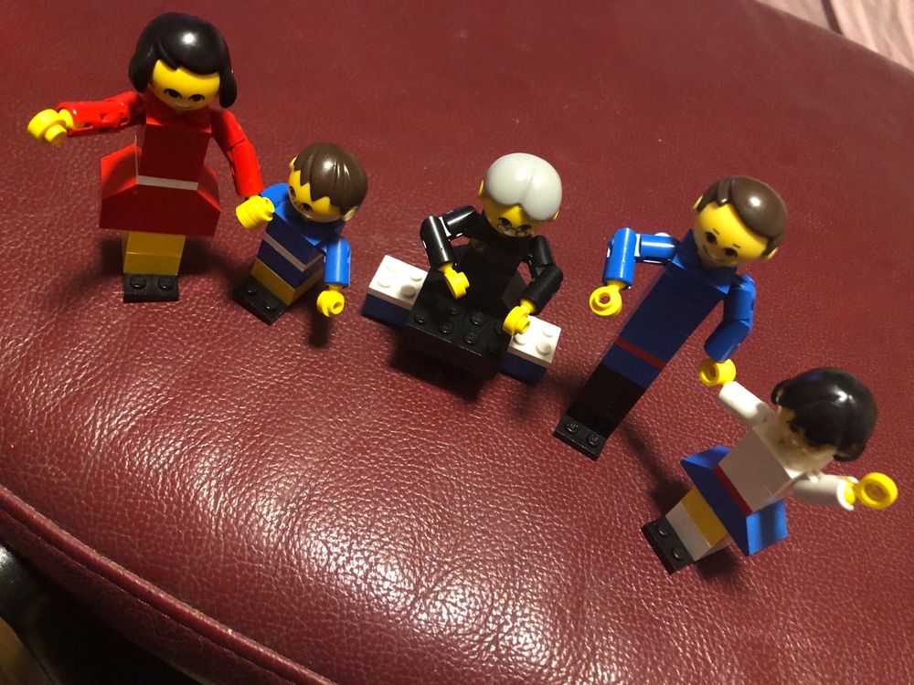 Lego 200 La famille (Gebraucht) in Fribourg für CHF 7 – mit Lieferung ...