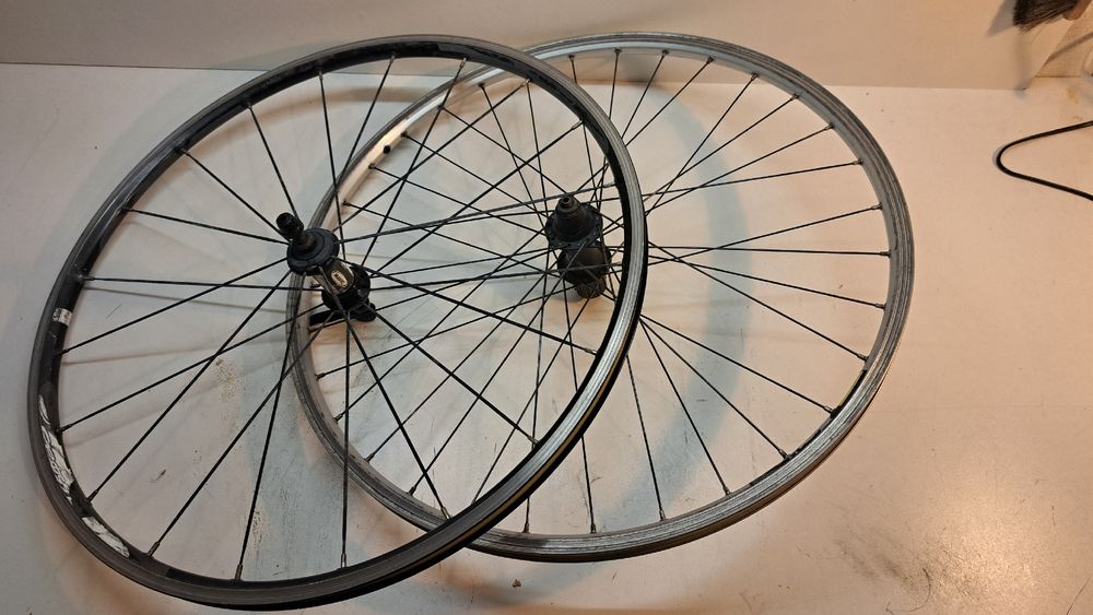 MTB Laufradsatz 26" V-Brake (Gebraucht) in Zürich für CHF 30 – nur Abholung auf Ricardo kaufen