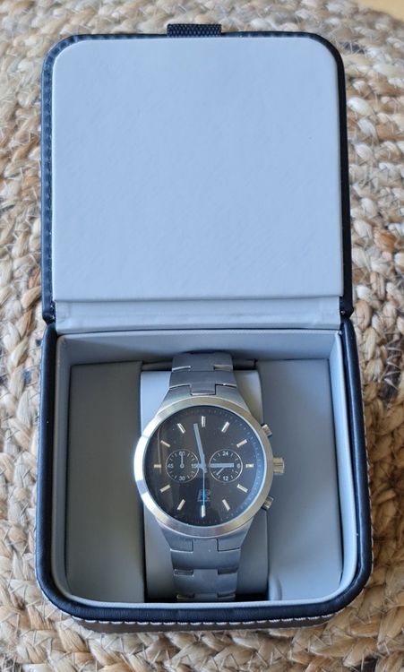 Watch Volvo R-Design in Box | Kaufen auf Ricardo