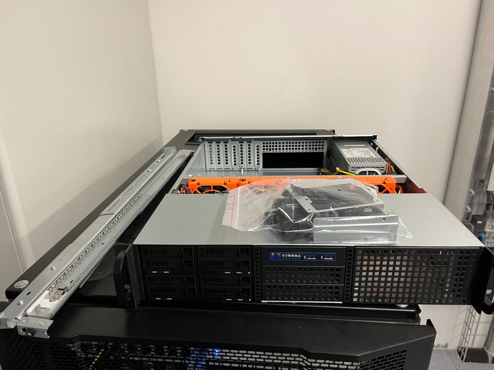 2U ATX Servercase inkl. Netzteil, Backplane und Rack-Rails (Gebraucht) in Niederhasli für CHF ...