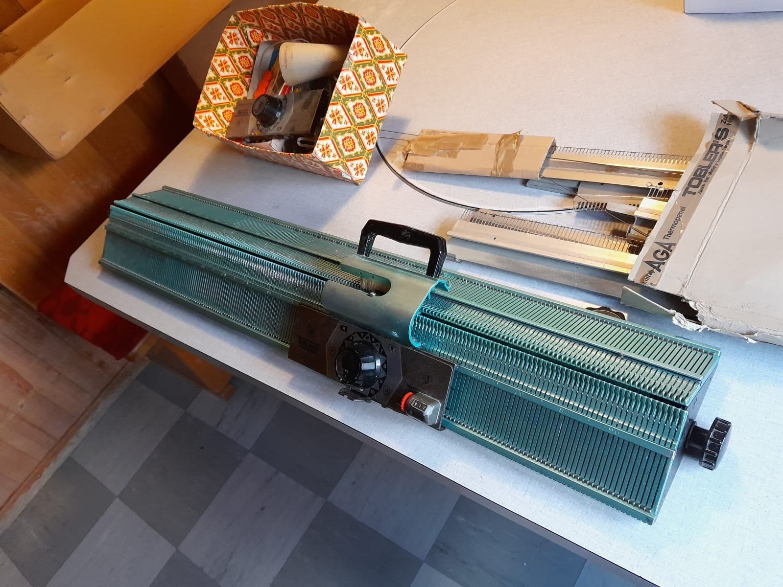 Hand Strickmaschine / Woll Strickmaschine TURMIX mit Zubehör (Gebraucht) in Stans für CHF 1 ...