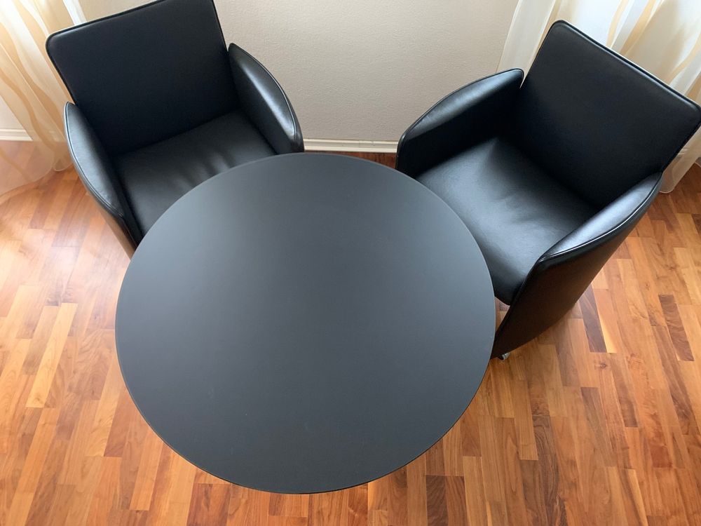 Schwarzer Tisch mit zwei Sesseln, Top Zustand! (Gebraucht) in Olten für ...