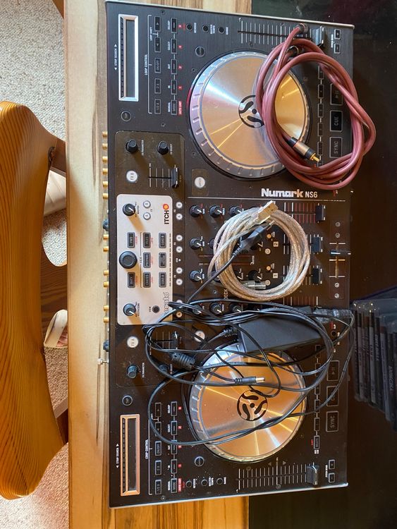 Dj Pult (Gebraucht) in St. Gallen für CHF 20 – mit Lieferung auf ...