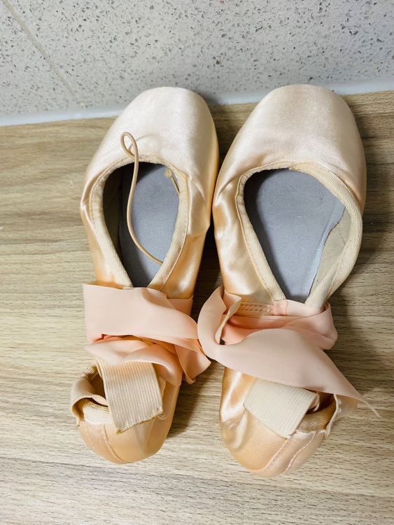 Spitzen Ballett Schuhe (Gebraucht) in Beinwil am See für CHF 20 – mit ...