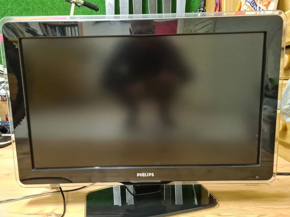 PHILIPS LCD Fernseher | Kaufen auf Ricardo PHILIPS LCD Fernseher | Kaufen auf Ricardo
