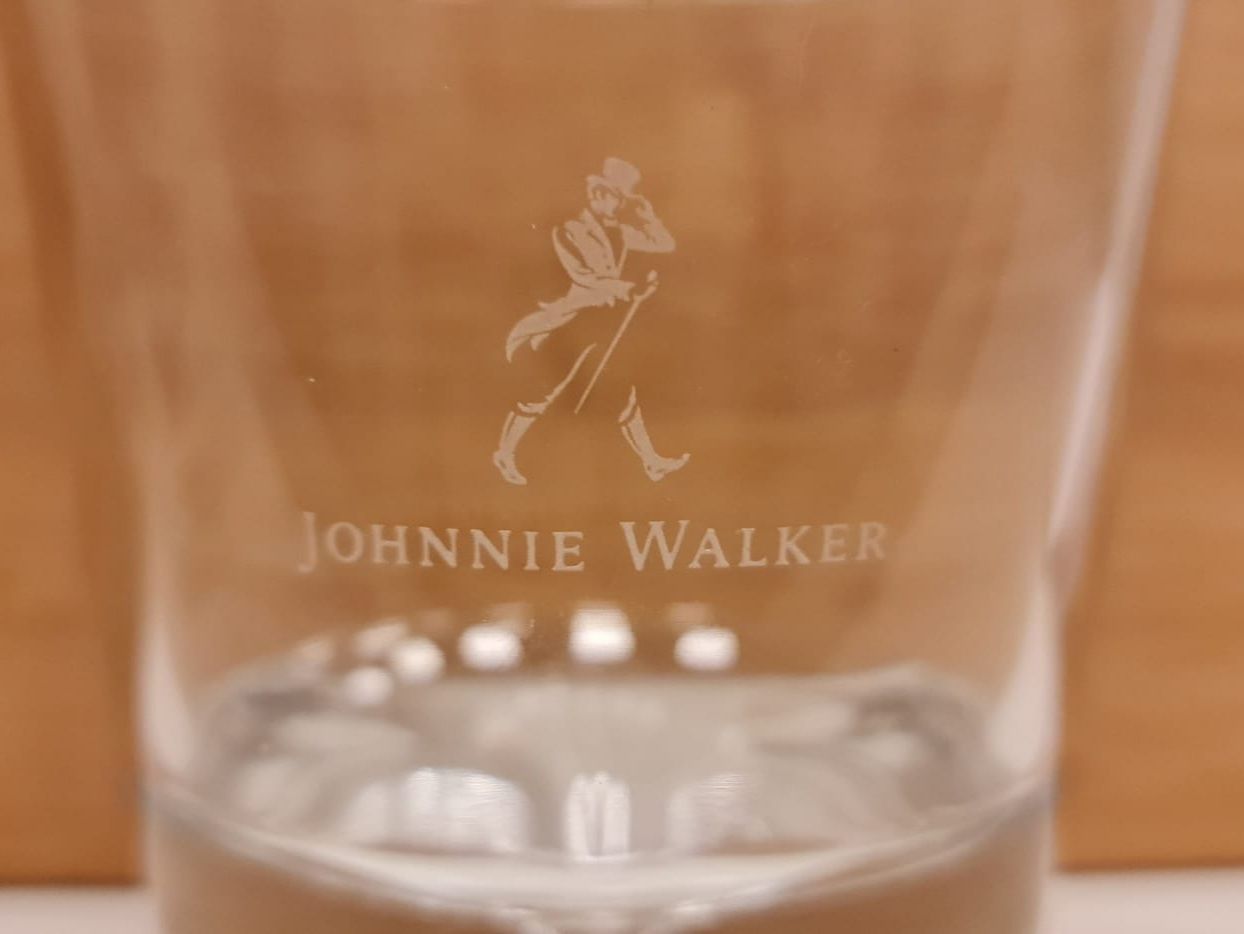 Johnny Walker Whisky Glas (Gebraucht) in Toffen für CHF 5 – mit ...