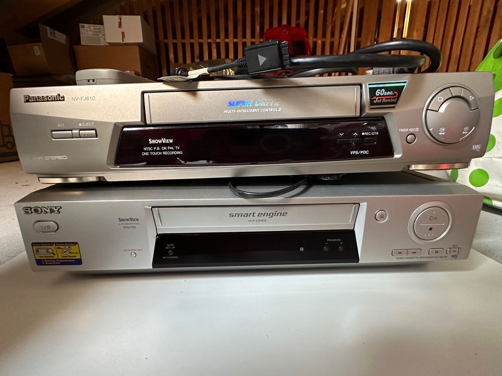 2 VHS Recorder inkl. Kabel (Gebraucht) in Liestal für CHF 25 – nur ...
