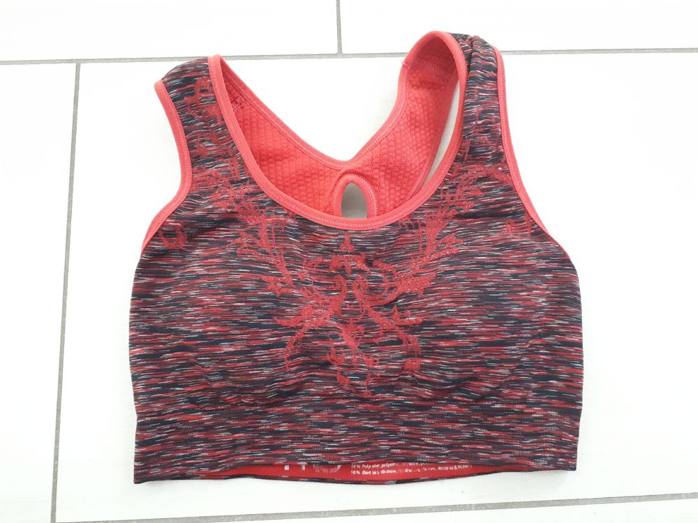 Sport BH crivit M (D'occasion) à Berneck pour CHF 3 – avec livraison ...