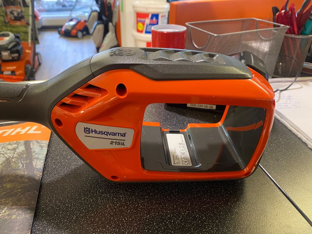 Husqvarna Trimmer Motorsense Akku 215 iL SET (Neu (gemäss Beschreibung ...