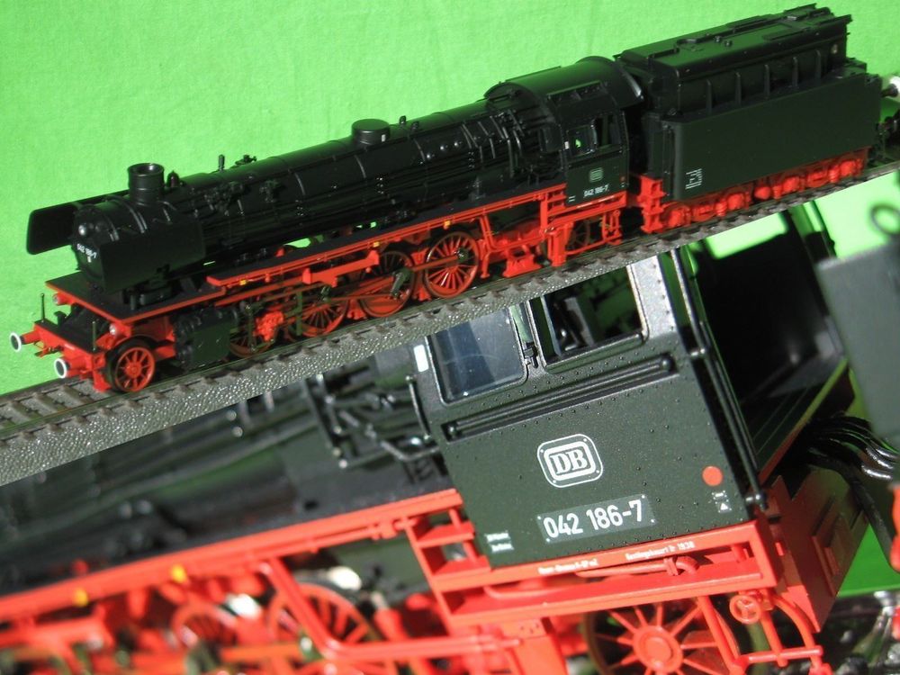 DB Baureihe BR 42; 042 183-7 mfx Märklin 37926 NEU 176*** (Neu und ...