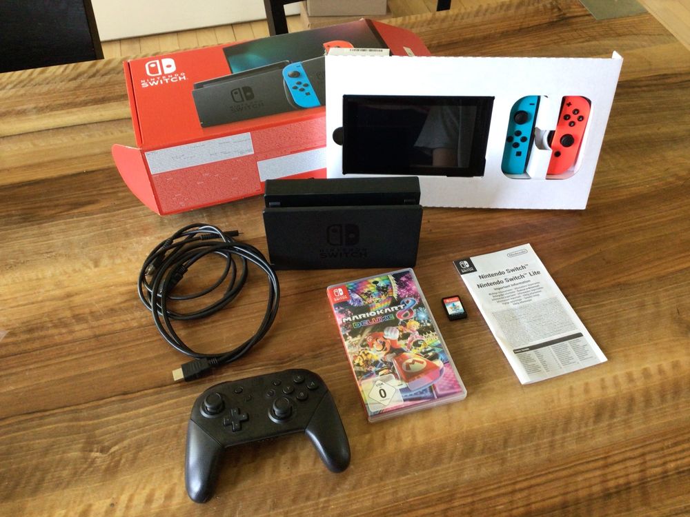 Nitendo Switch mit Pro Controller + 2 Games | Kaufen auf Ricardo
