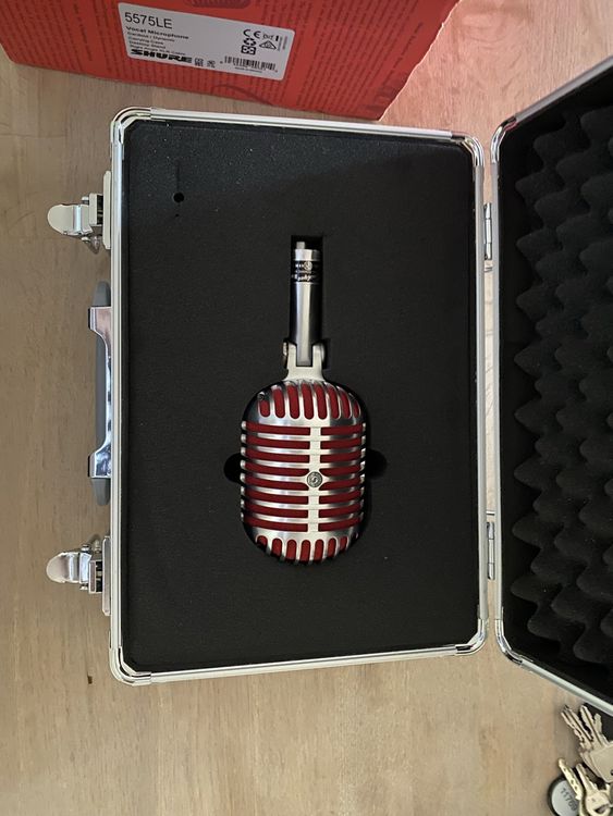 Vends Micro Shure model 5575 LE (Neu und originalverpackt) in Bouveret ...