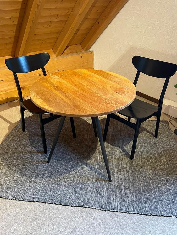 Wunderschöner Tisch mit 2 Stühlen | Kaufen auf Ricardo