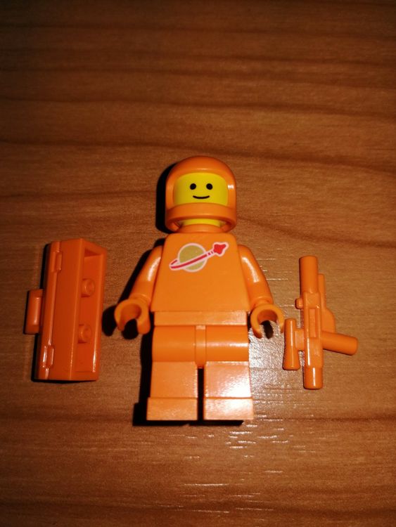 Lego Space orange Minifigur (Neu (gemäss Beschreibung)) in Sils im ...