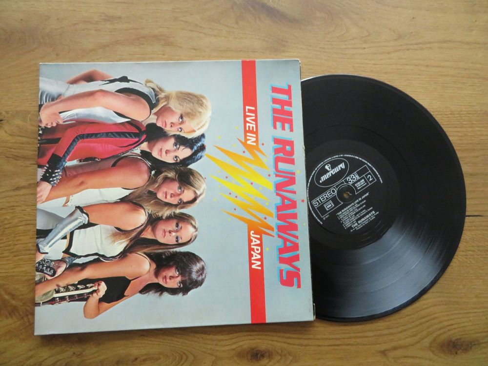 THE RUNAWAYS LP LIVE IN JAPAN (Neu (gemäss Beschreibung)) in Zürich für ...