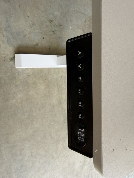 Elektrischer Stehtisch, höhenverstellbar, Tischplatte 120cm (Gebraucht ...