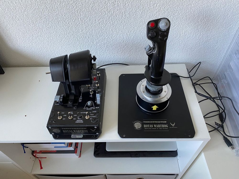 Thrustmaster TM Hotas Warthog Joystick, PC (Gebraucht) in Guntmadingen ...