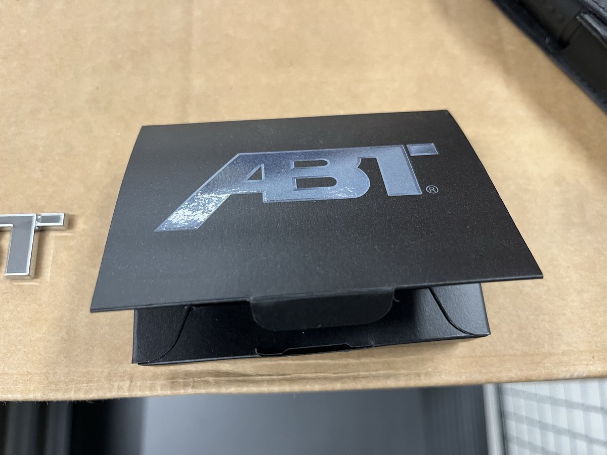 ABT-Startknopf + ABT-Emblem für Audi (Neu und originalverpackt) in Jona ...