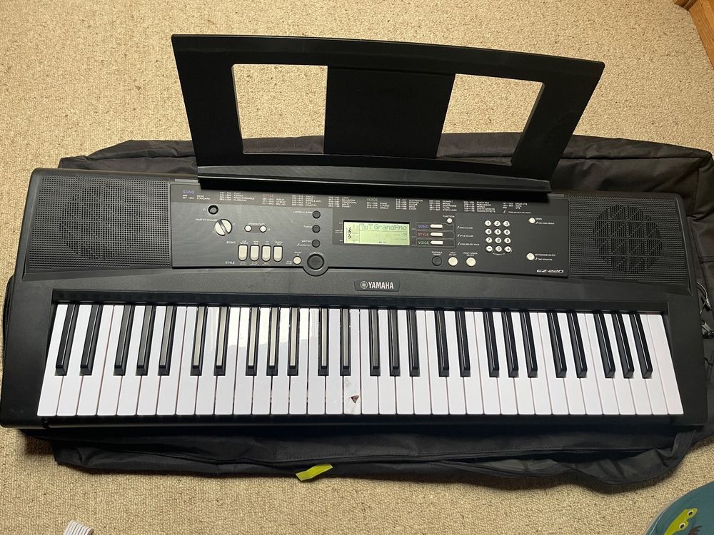YAMAHA Digital Keyboard EZ-220 (Gebraucht) in Weiningen ZH für CHF 1 ...