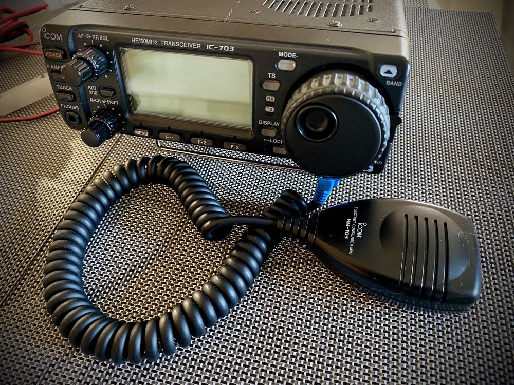 Defekter ICOM IC-703 QRP Transceiver (Defekt) in Fräschels für CHF 264 ...