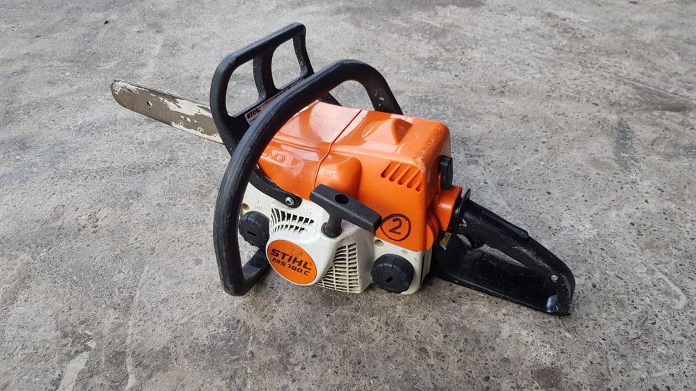 Stihl Motorsäge MS 180 C (2) ohne Kette (Défectueux) à Niederwil AG ...