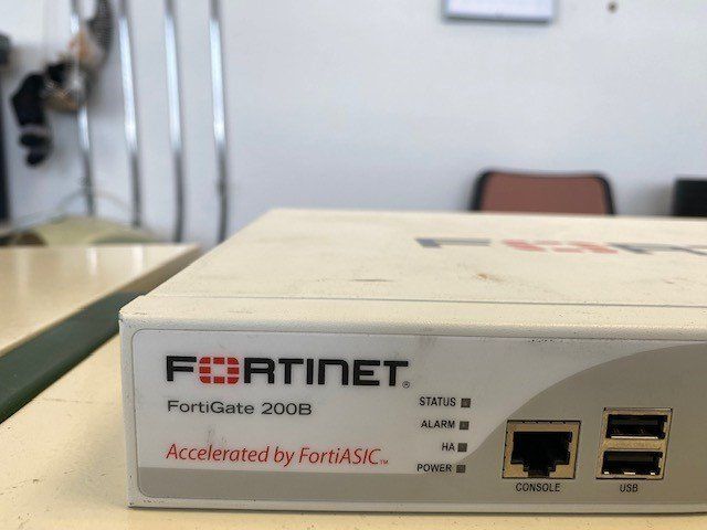 Fortinet Firewall FortiGate 200B (Gebraucht) in Wängi für CHF 10 – mit ...