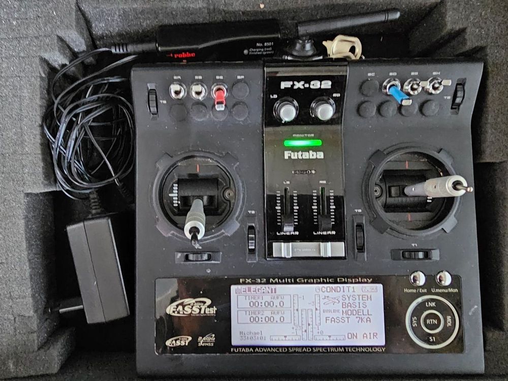 Futaba FX32 2,4 GHz mit Knüppelschaltern und Koffer | Kaufen auf Ricardo