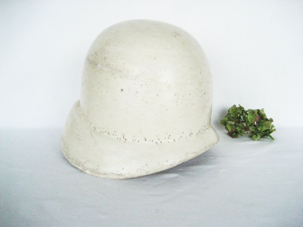 Alte Hutform aus Holz – Farbe weiss - Holzform für Hüte (Gebraucht) in ...