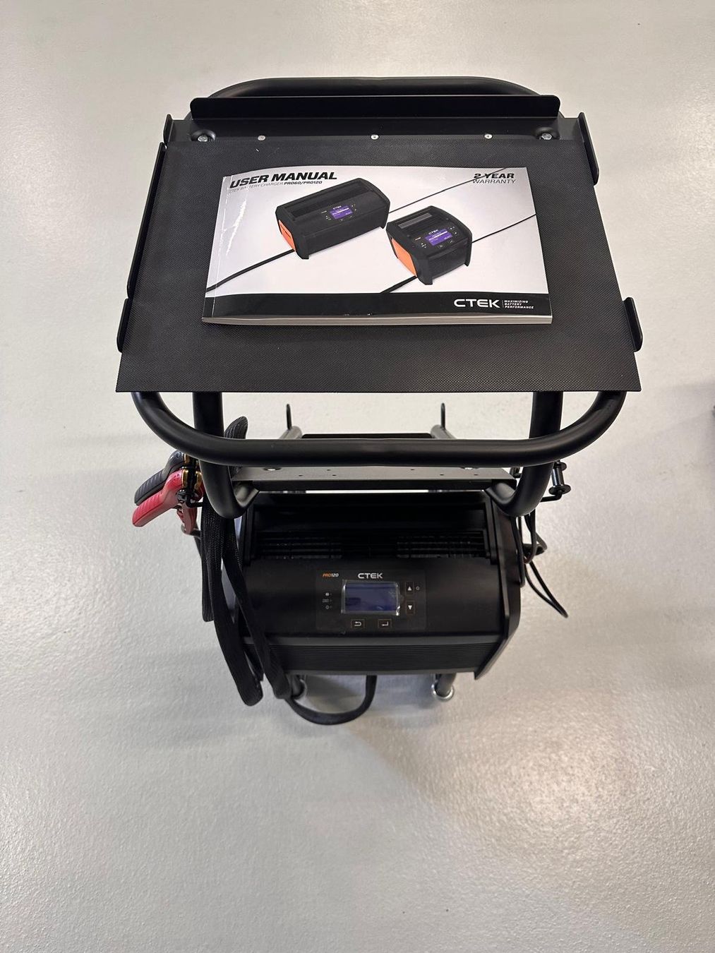 CTEK PRO120 Batterieladegerät inkl. Trolley – professionell (Neu ...