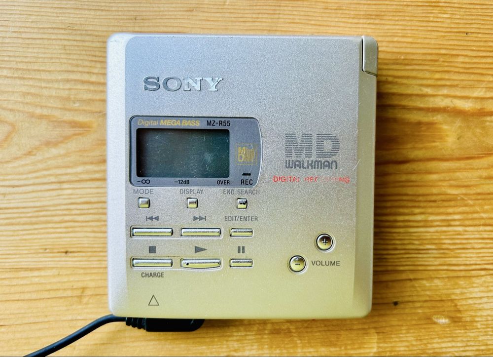 Sony MD Walkman MZ-R55 + accessories, silver | Kaufen auf Ricardo