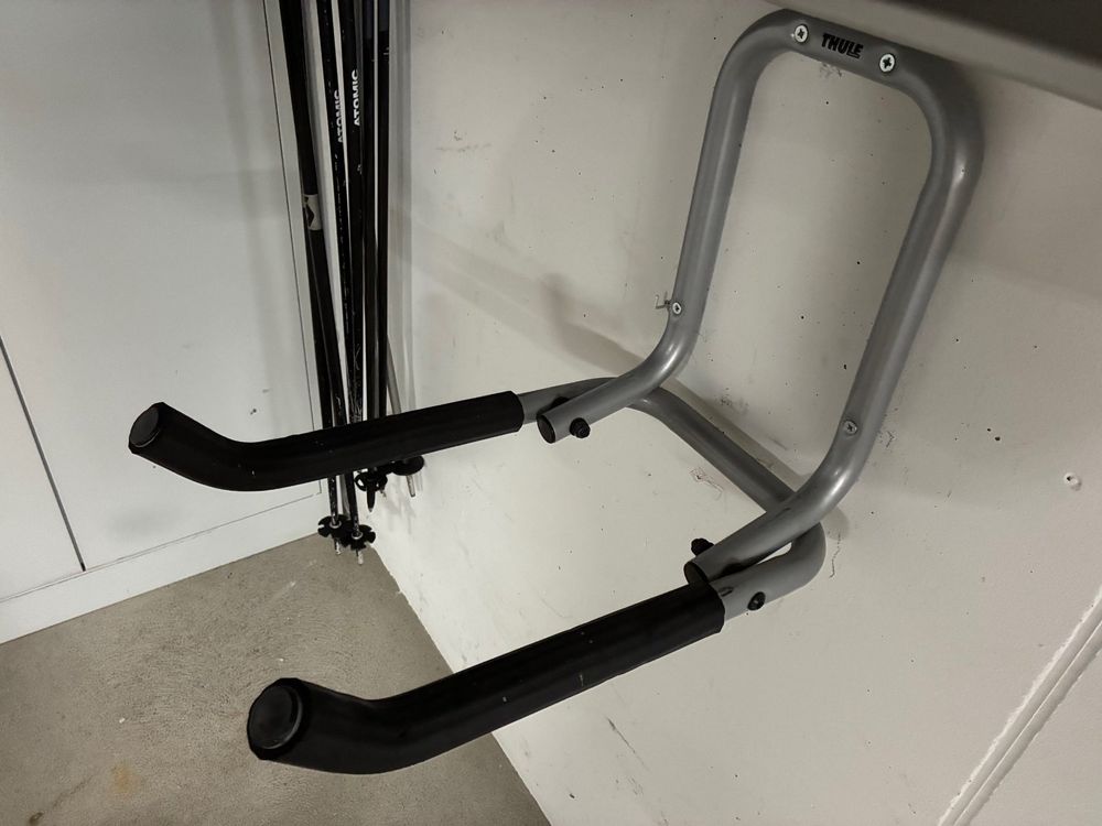 Thule Wall Hanger (modèle 9771) (Gebraucht) in Evilard für CHF 30 – mit ...
