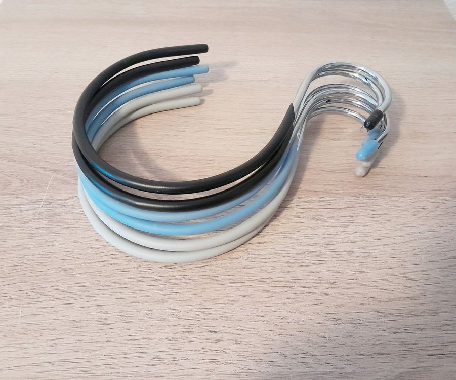 Set von 12 Kleiderbügeln aus Edelstahl und PVC (Gebraucht) in Zuoz für ...