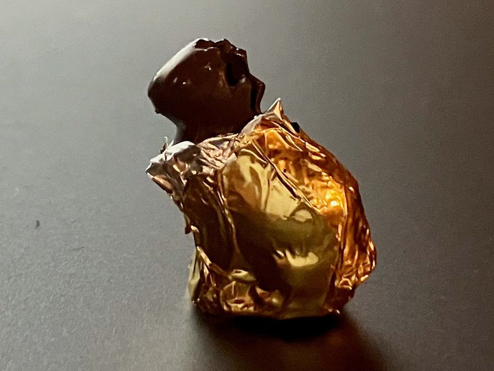 Lindt-Hase “angeknabbert” für Puppenstuben. Handarb./England (Neu und ...