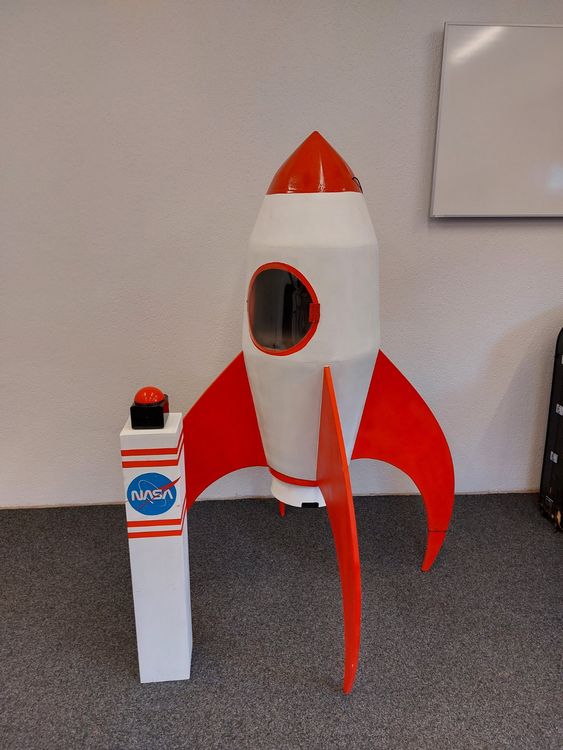 Coole NASA Rakete (1800mm) inkl. Startbutton (Gebraucht) in Seftigen ...
