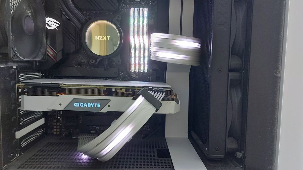 Gigabyte RTX 2070 Super White Edition (Gebraucht) in Hombrechtikon für ...