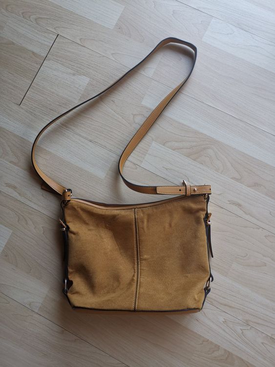 Tasche (Gebraucht) in Flims-Waldhaus für CHF 9 – mit Lieferung auf ...