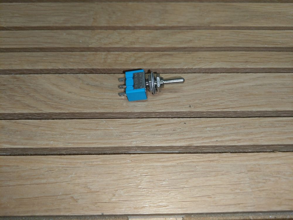 Mini-Kippschalter AN/AUS/AN 3-PIN (Neu (gemäss Beschreibung)) in ...
