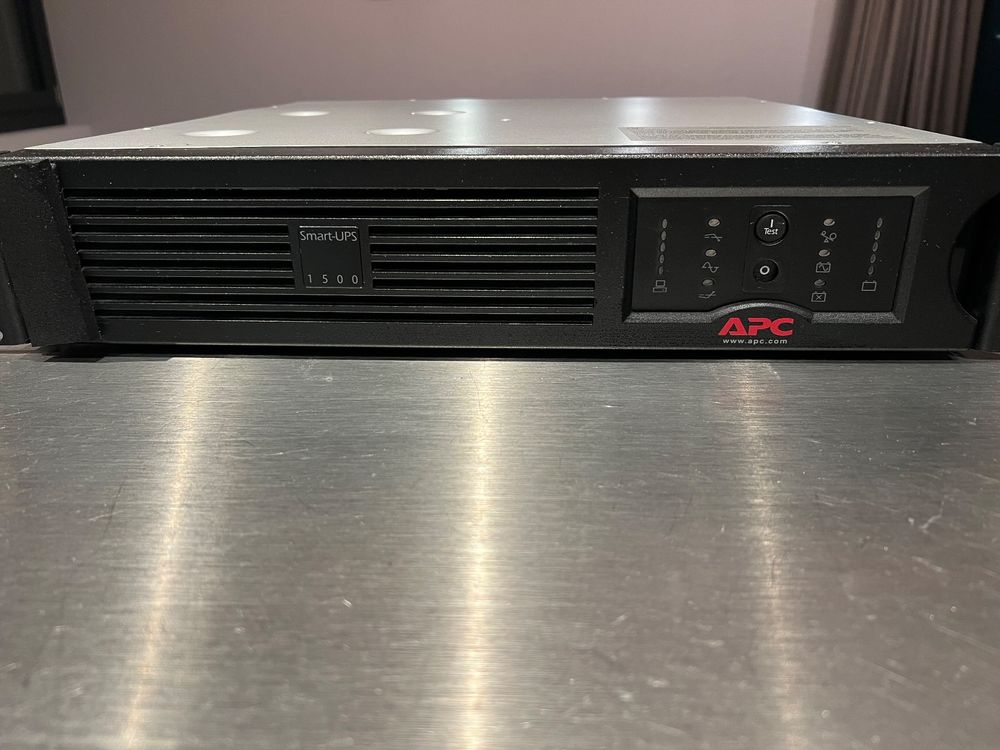 APC Smart-UPS 1500VA USV-Anlage (Gebraucht) in Tuggen für CHF 50 – nur ...