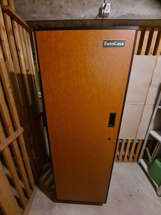 Weinkühlschrank - EuroCave Compact Vieillithèque - ab 1.-!!! (Gebraucht ...