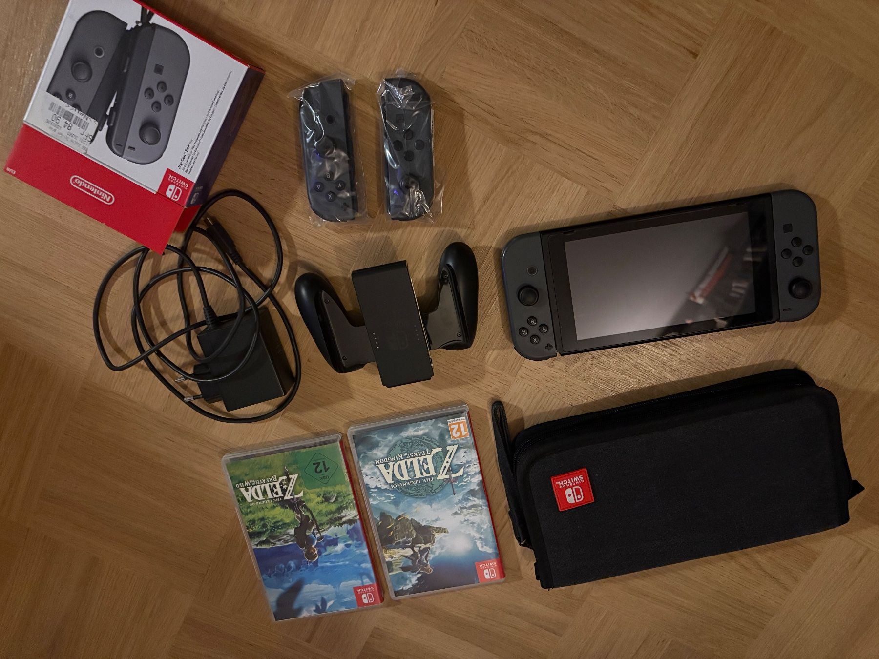 Nintendo Switch Konsole + 2 Spiele & Zubehör, (2. Joy-Con) (Gebraucht ...