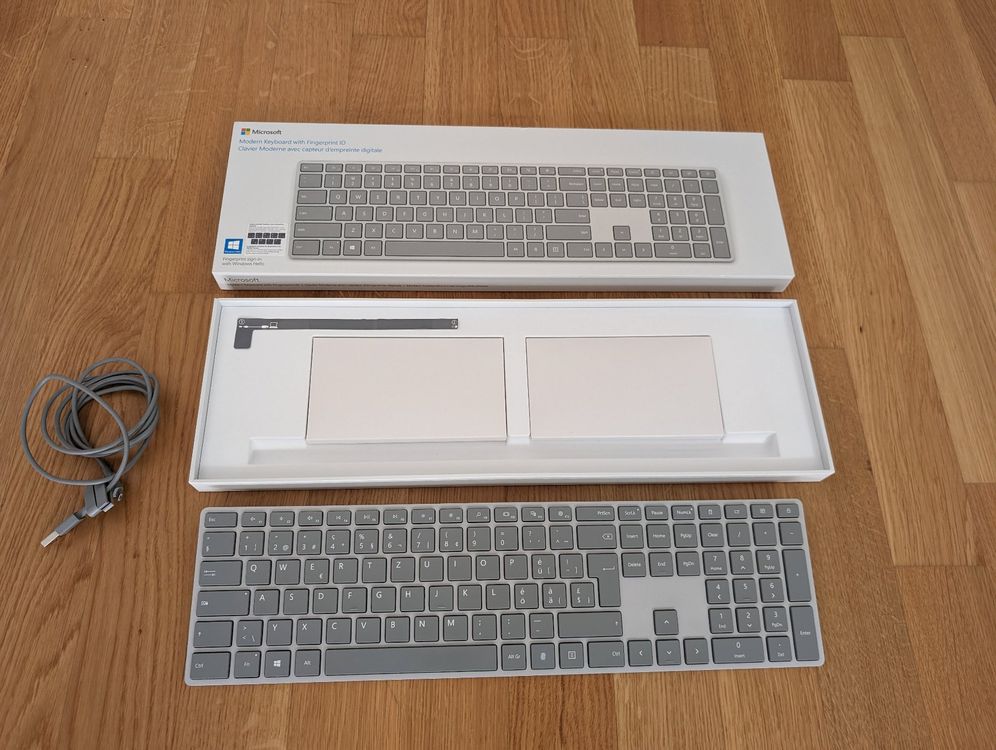 Microsoft Keyboard with Fingerprint ID (Swiss Layout) (Gebraucht) in ...