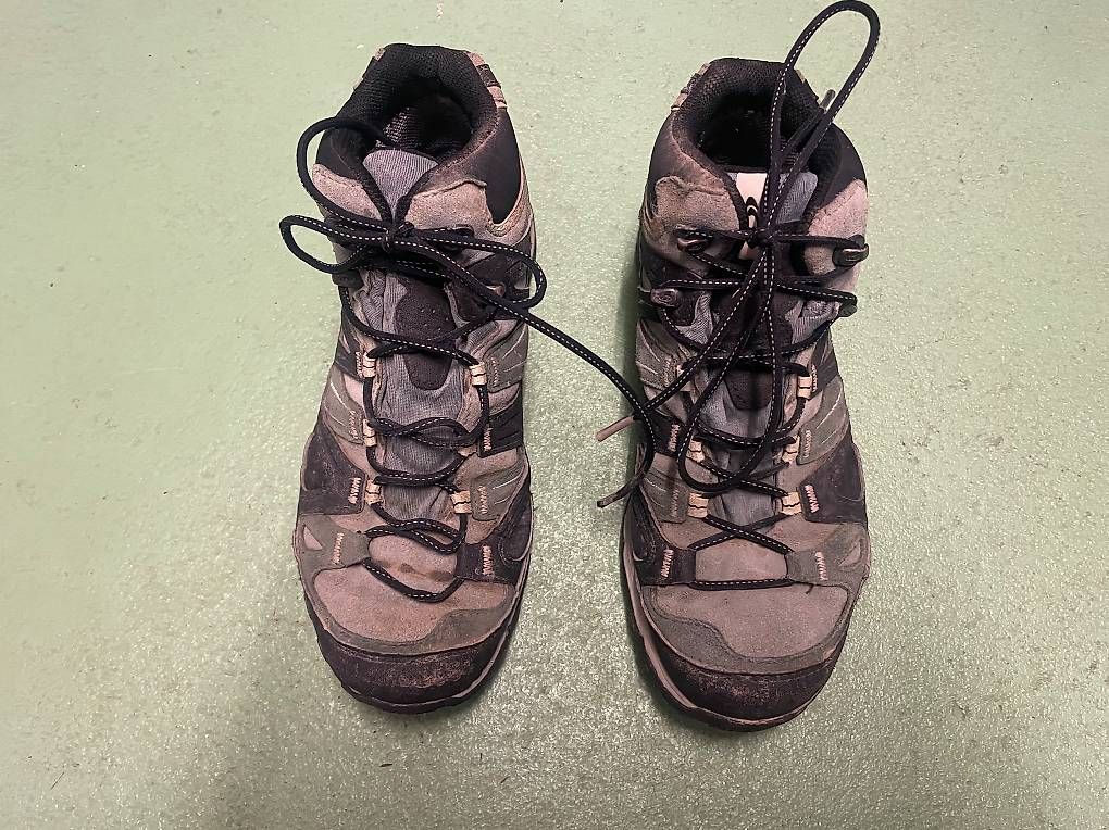 Chaussures SALOMON goretex (D'occasion) à Bulle pour CHF 7 – avec ...