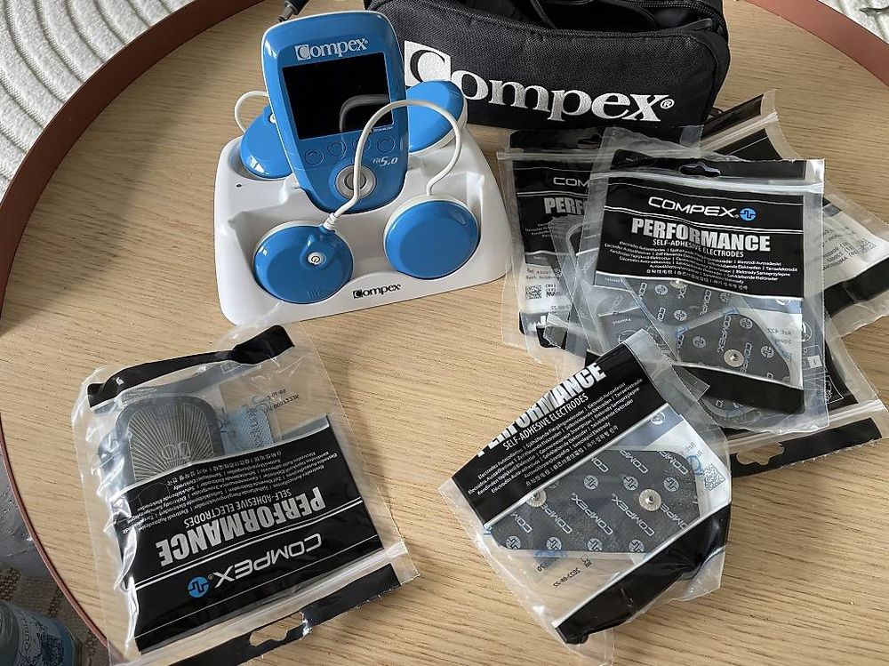 Compex fit 5.0 + 10 packs électrodes neuf (Gebraucht) in lonay für CHF 450 – nur Abholung auf ...