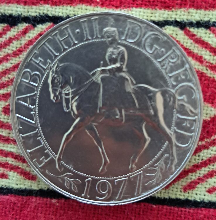 Münze 1977 HM Queen Elizabeth II Jubilee Crown (Gebraucht) in Schlieren für CHF 12 – nur ...