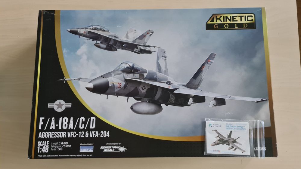 1:48 F/A-18 Hornet Aggressor + 3D Decals - Kinetic 48088 (Neu (gemäss Beschreibung)) in ...