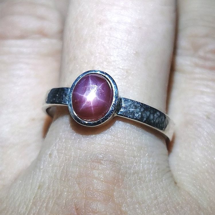 Stern Rubin Ring (1.50ct.) handgefertigt (Neu und originalverpackt) in ...