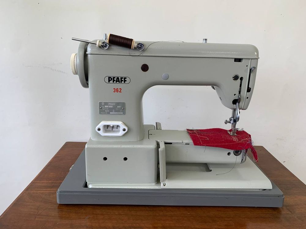 Vintage Nähmaschine PFAFF 362 L 2503 (Gebraucht) in Niederönz für CHF ...